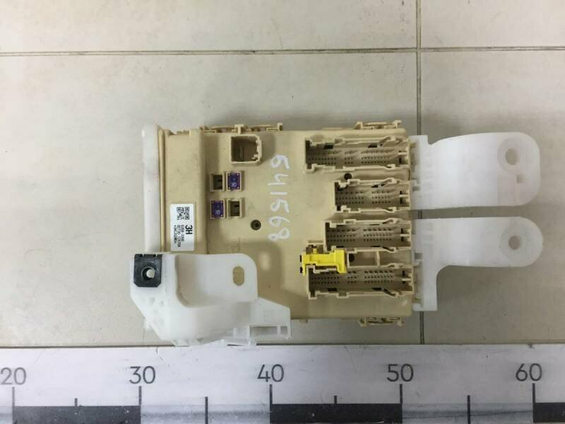 Блок предохранителей Toyota Corolla E180 2013 кат.номер: 8273012X70