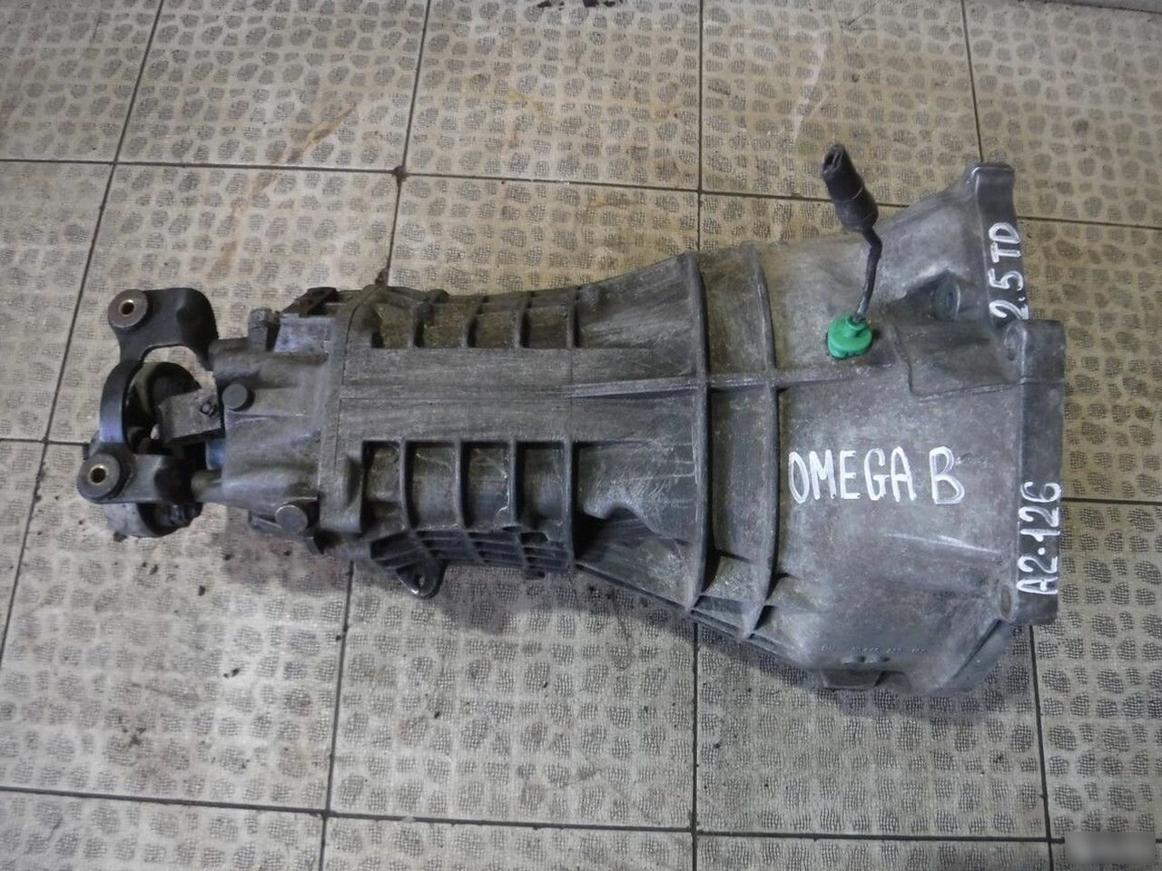 Механическая коробка передач Opel Omega B 93184221