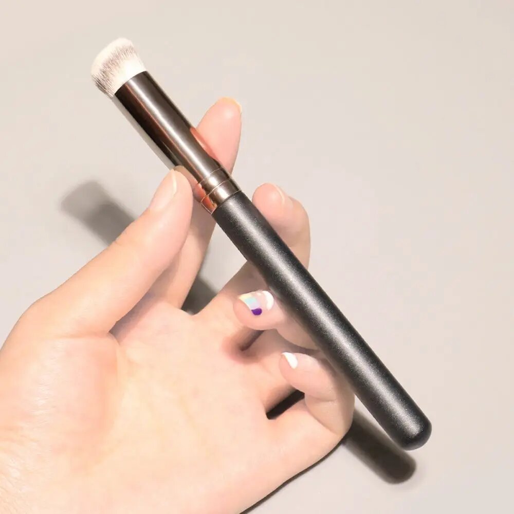 Кисть для контуринга Plastic -2