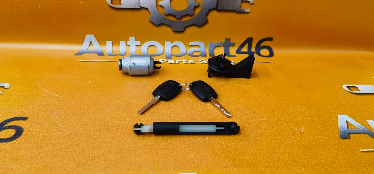 Личинка замка капота с тягой и ключами форд фокус 2, Ford Focus 2