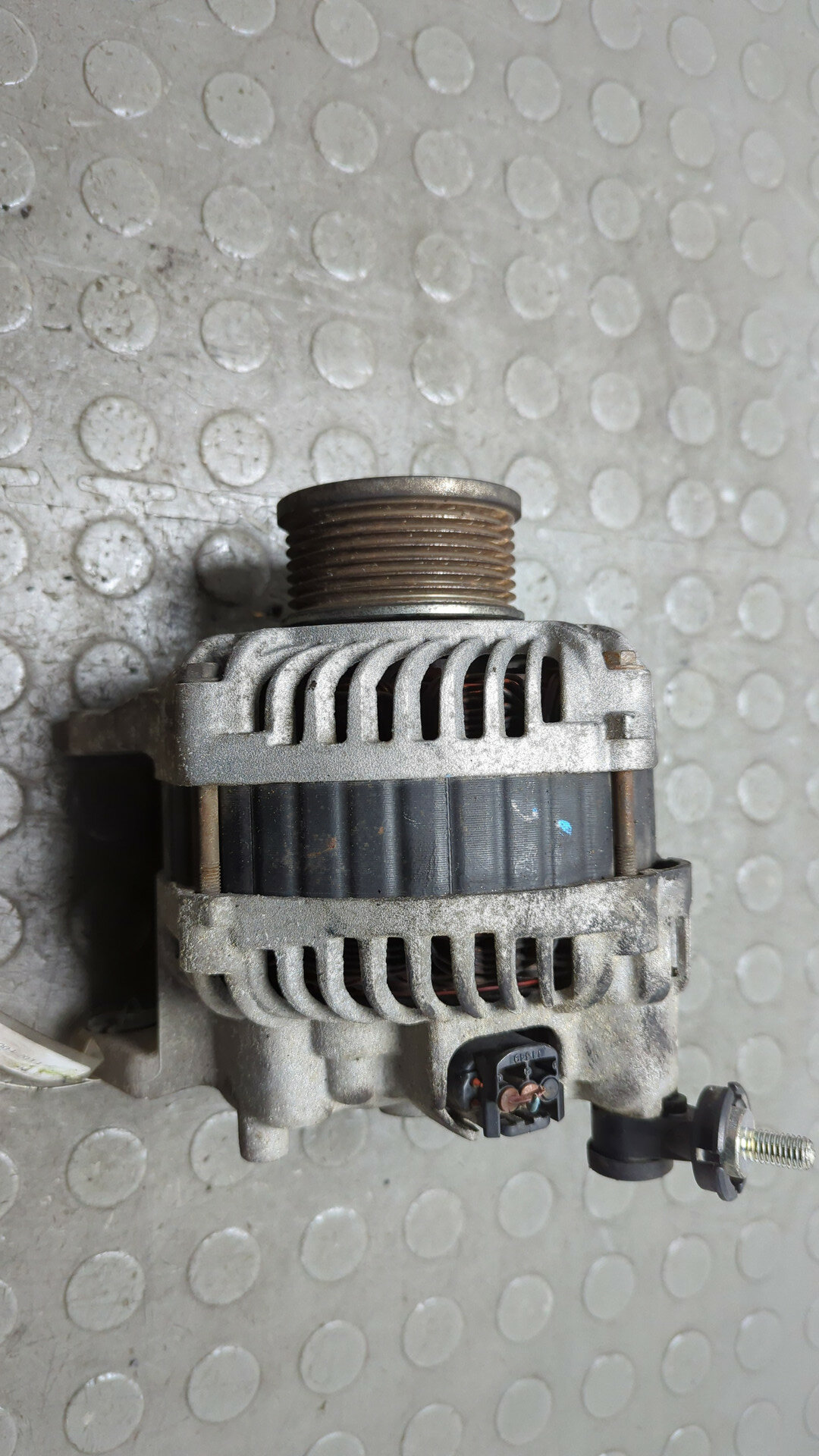 Генератор Nissan Pathfinder Б/У