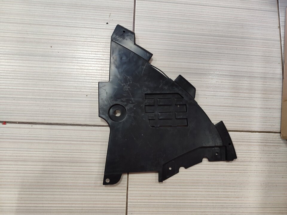 Пыльник правый нижний переднего бампера Largus FL