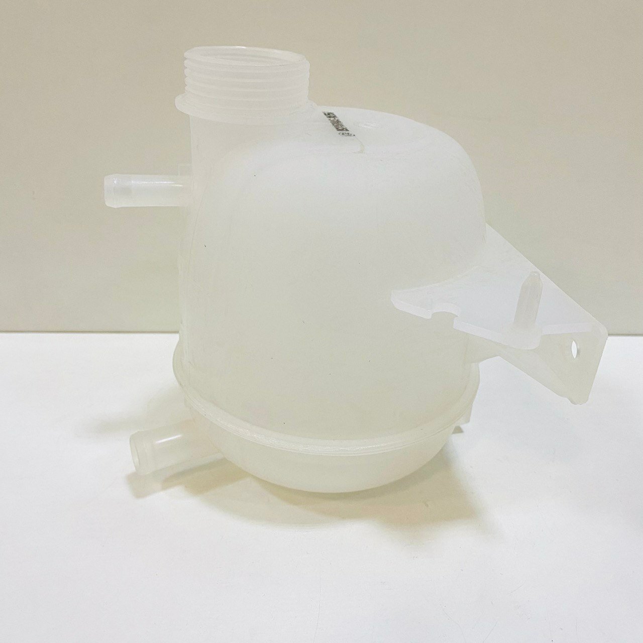 Бачок расширительный 7701470460 для RENAULT (Logan LS) (ph 1,2) LADA (Largus)