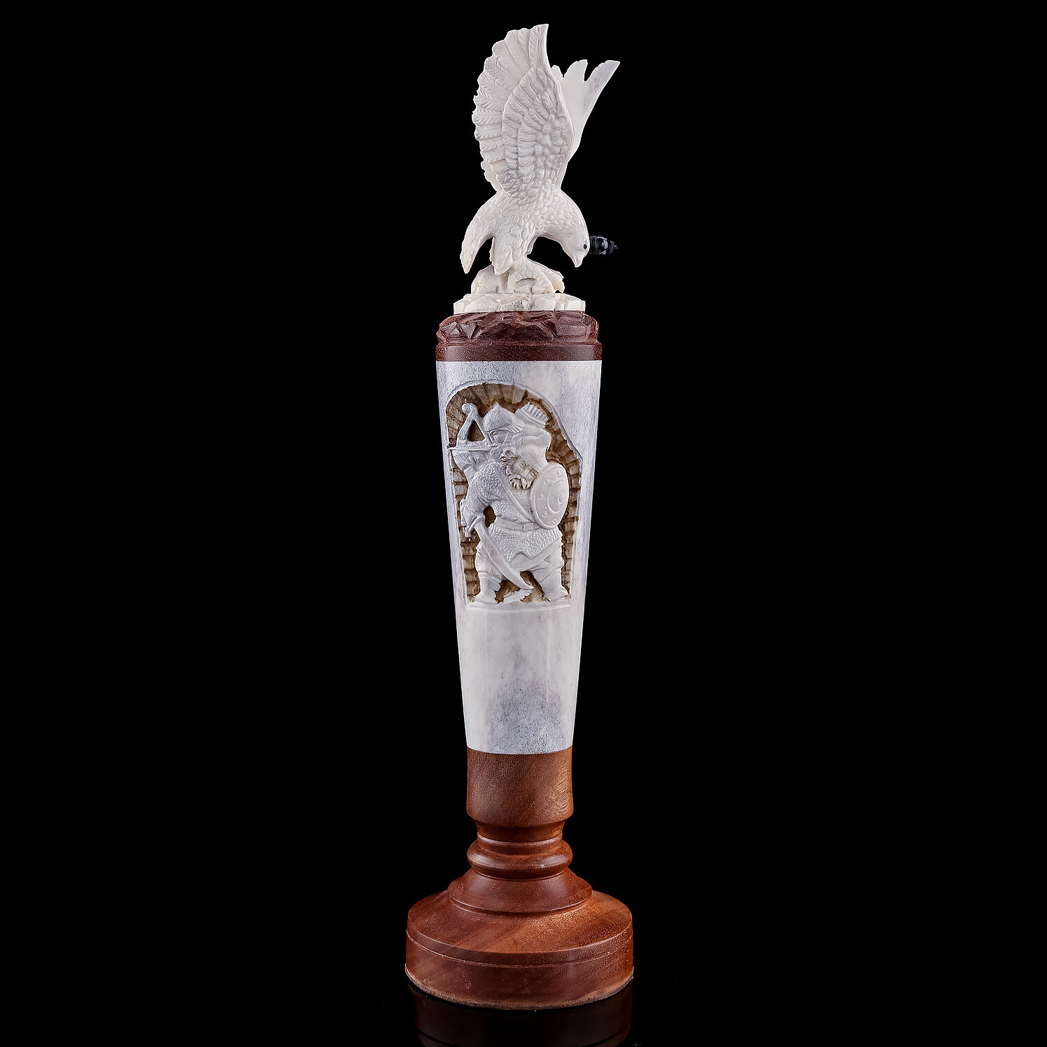 Скульптура из кости "Кубок с орлом"