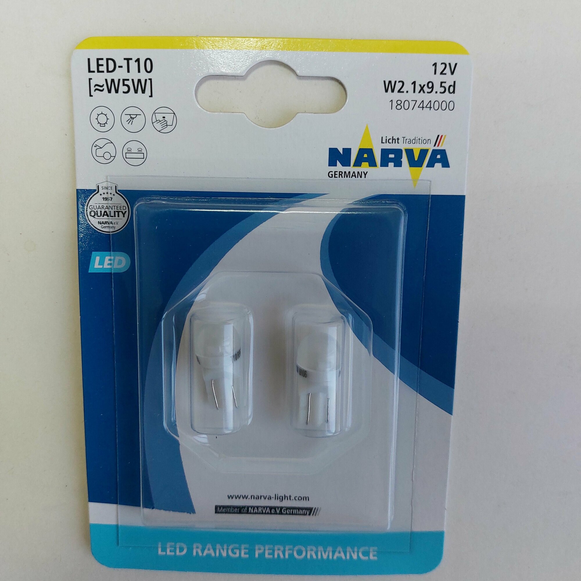 Светодиодные лампы Narva LED W5W (T10, W2.1x9.5d) 6000K 18074 блистер 2 шт