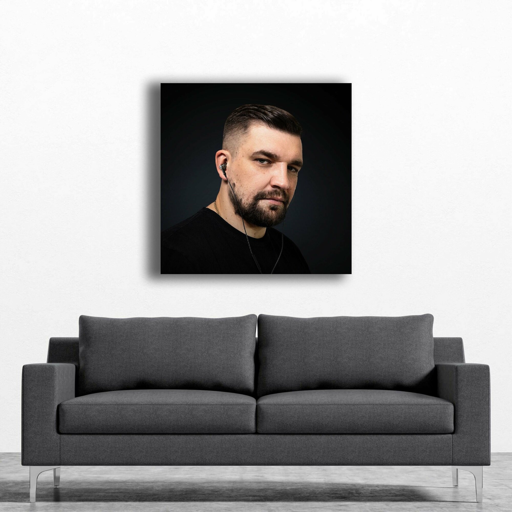 Интерьерная картина на холсте Баста 40*40