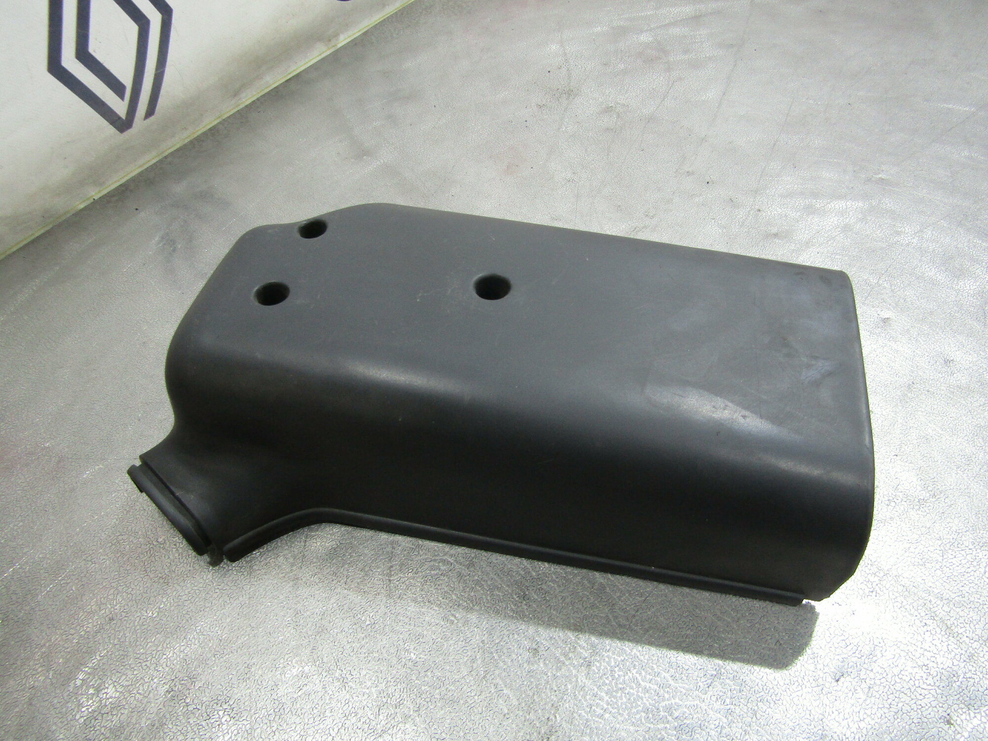 Кожух рулевой колонки Volvo FH, FM