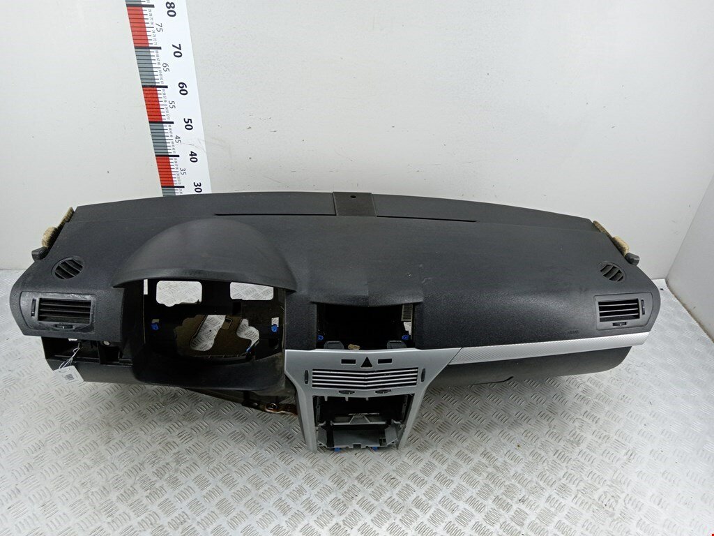 Торпедо (парприз панель приборов панель передняя) Opel Astra H 13149016 арт. 1993102