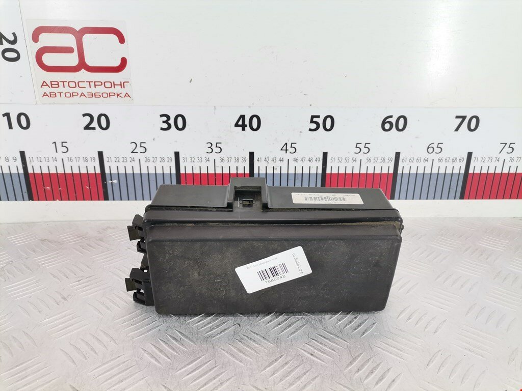 Блок предохранителей Jeep Commander 04692114AC арт. 1685948