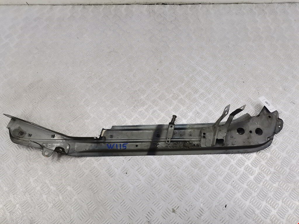 Кронштейн (крепление) крыла переднего левого Volkswagen Touareg 1 7L6805919B арт. 1807245