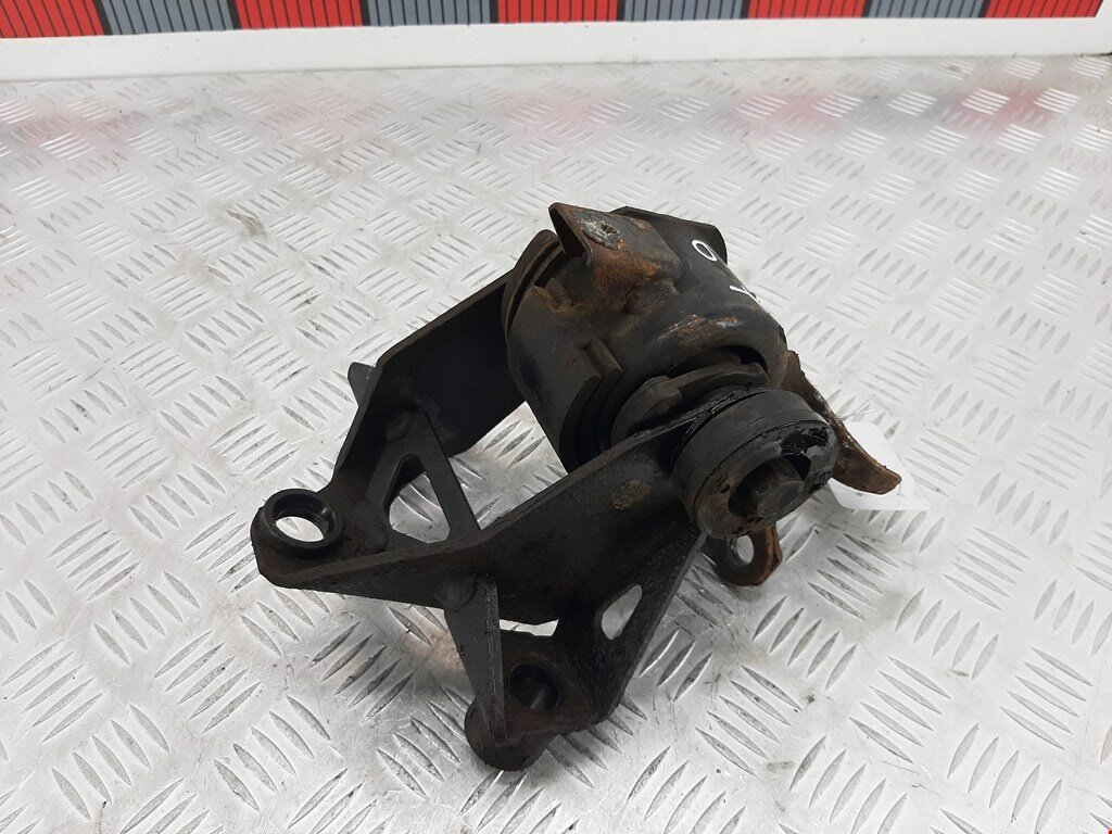 Подушка (опора) крепления двигателя Mazda 6 GG GJ6A39040A арт. 1807401