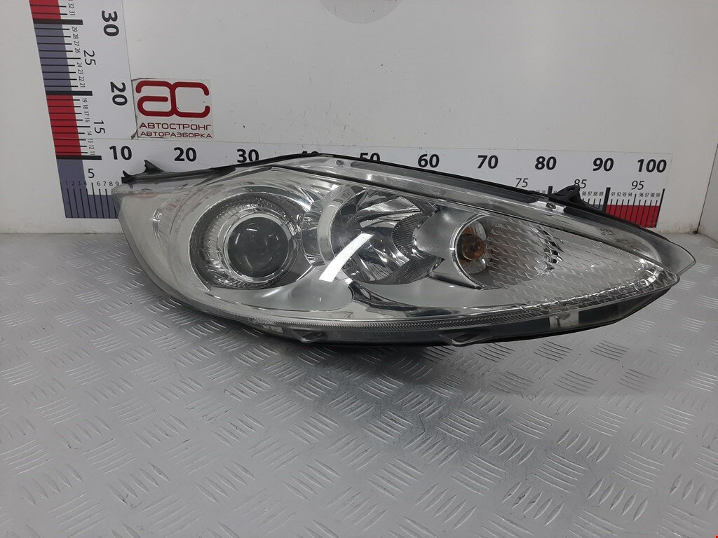 Фара правая Ford Fiesta 6 8A6113W029DG арт. 1712273