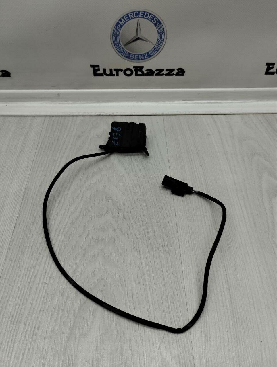 Датчик открытия капота Mercedes W639 A6395400044