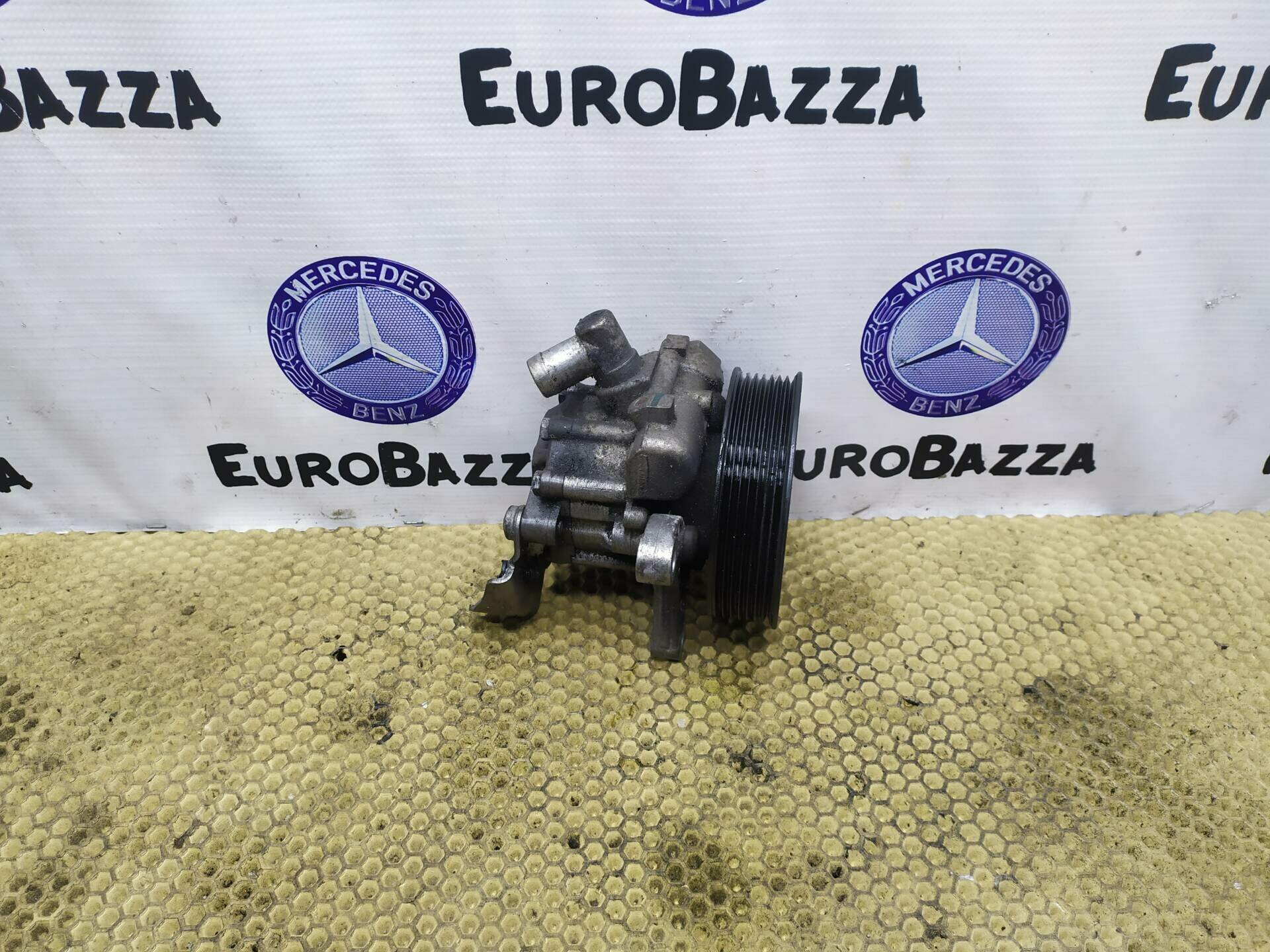 Насос гидроусилителя руля Mercedes Om642 A0044664201