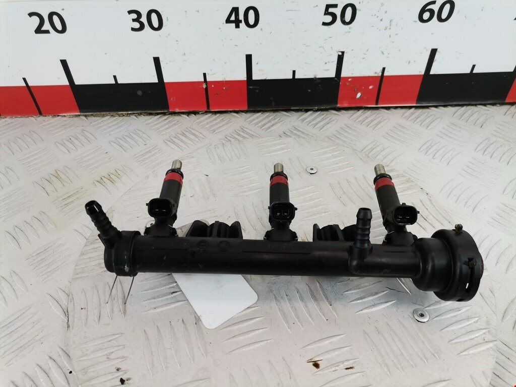 Форсунка бензиновая электрическая Volkswagen Polo 4 03D906031C арт. 1542791