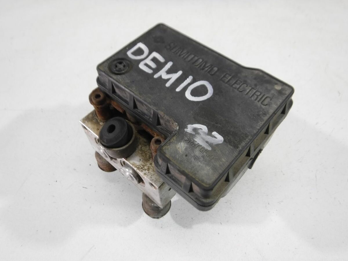 Блок ABS (насос) Mazda Demio DW (1996—2003) D2Y9437A0