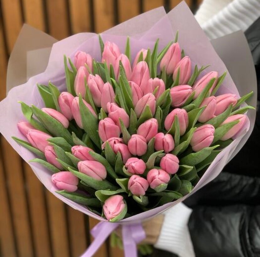 Букет живых цветов NURA FLOWERS "Красные тюльпаны", 35 тюльпанов, 40 см