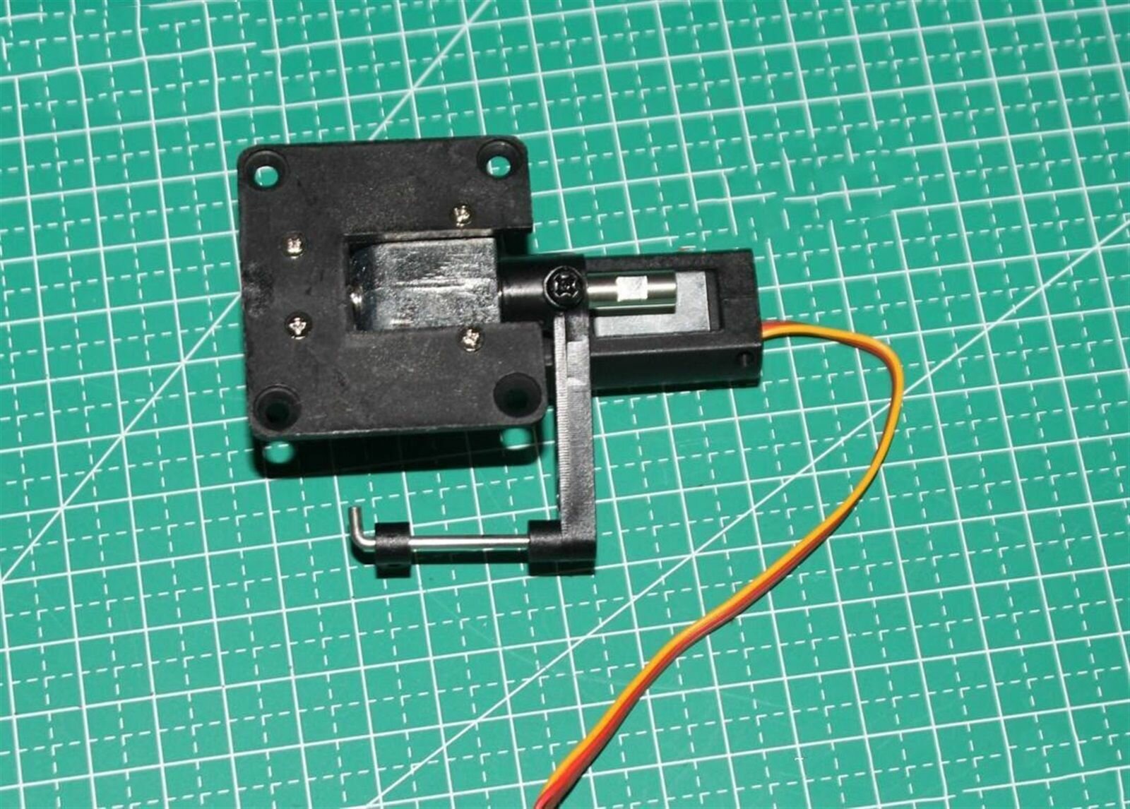 RC модель убирающееся шасси вес 78 г для RC самолёта 5-7 кг