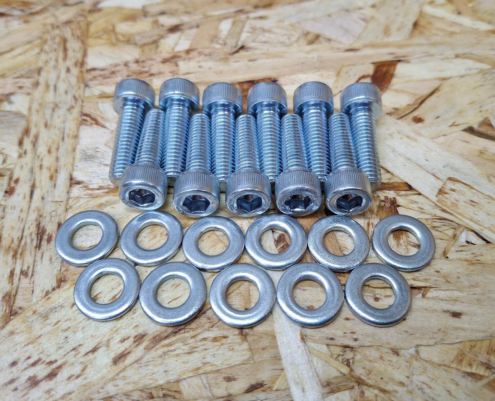 Набор винтов поддона (алюминий) днепр С шайбами. Под шестигранник