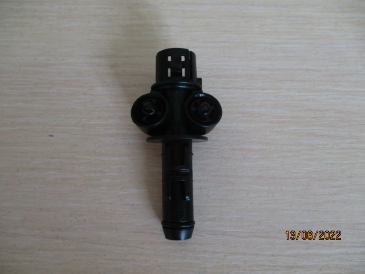 Распылитель омывателя фары левый совместим с Toyota Avensis 2 2003-2008 8520805021