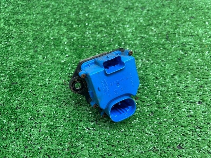 Блок управления вентилятором Peugeot 308 хэтчбек