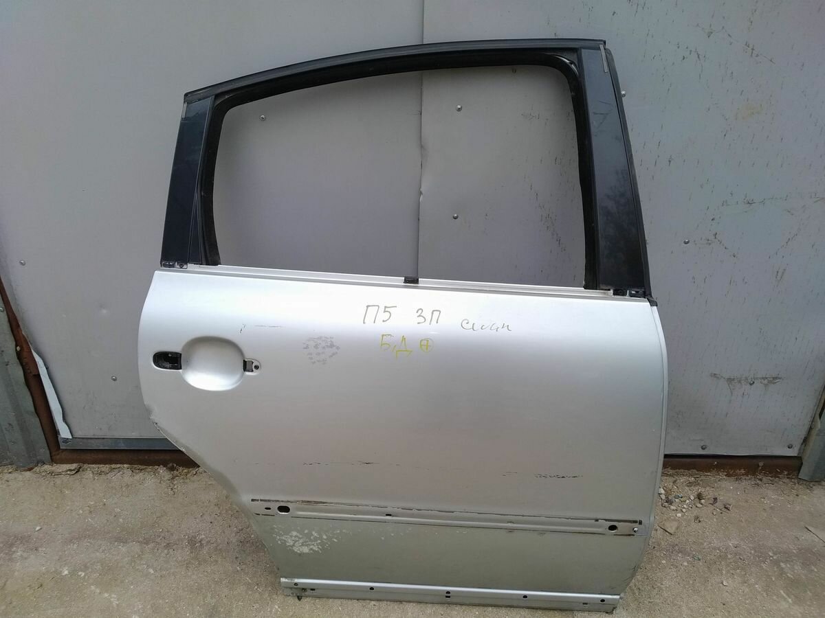 Дверь задняя правая Фольксваген Пассат Б5 3B5833052AB