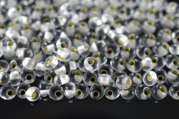 Бисер японский TOHO Magatama 3мм #0021F хрусталь матовый, серебряная линия внутри, 5 грамм