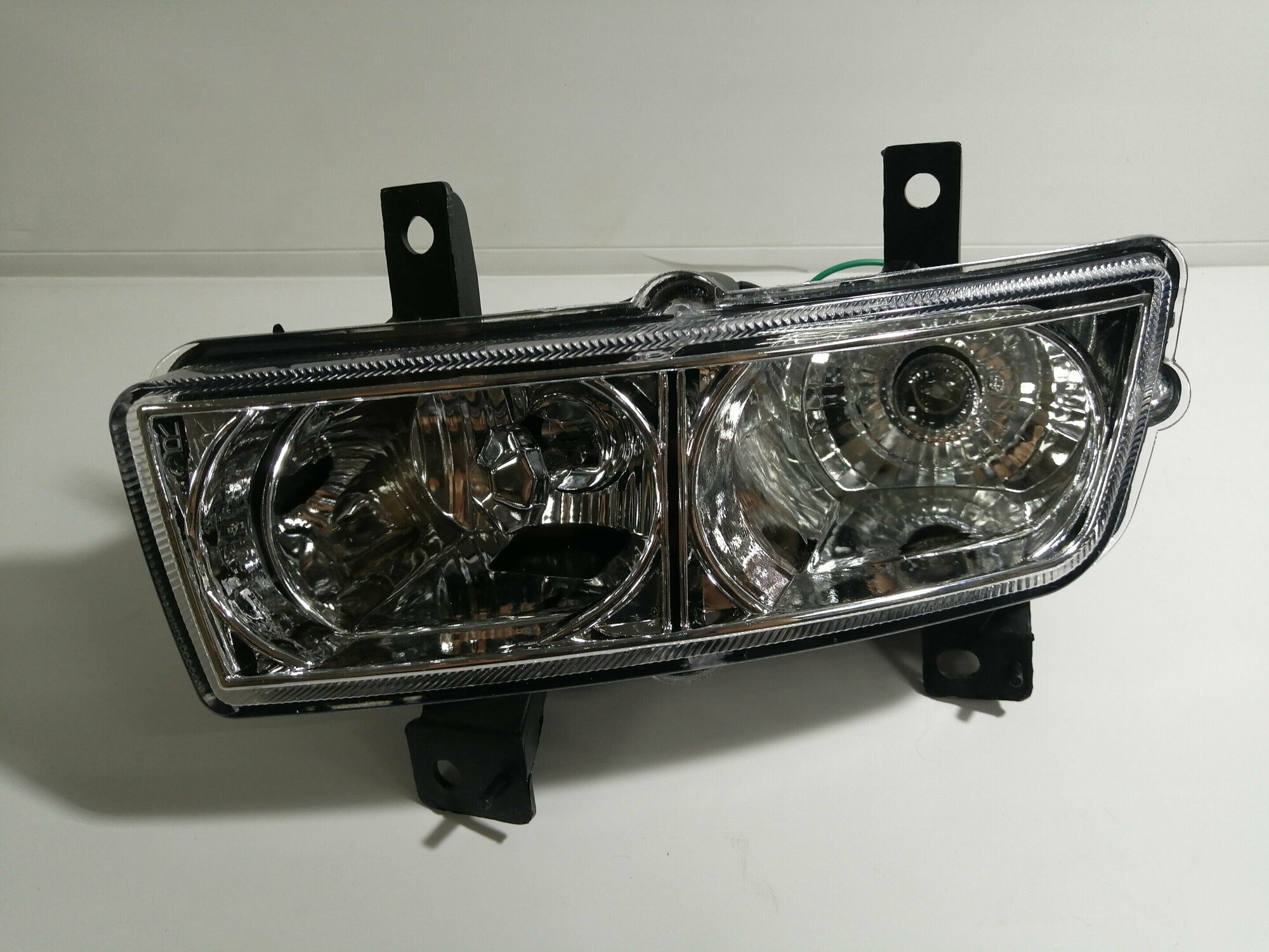 Фара противотуманная правая SAT Geely Emgrand EC7 [1.5 16V 5MT седан] ST1A32007R