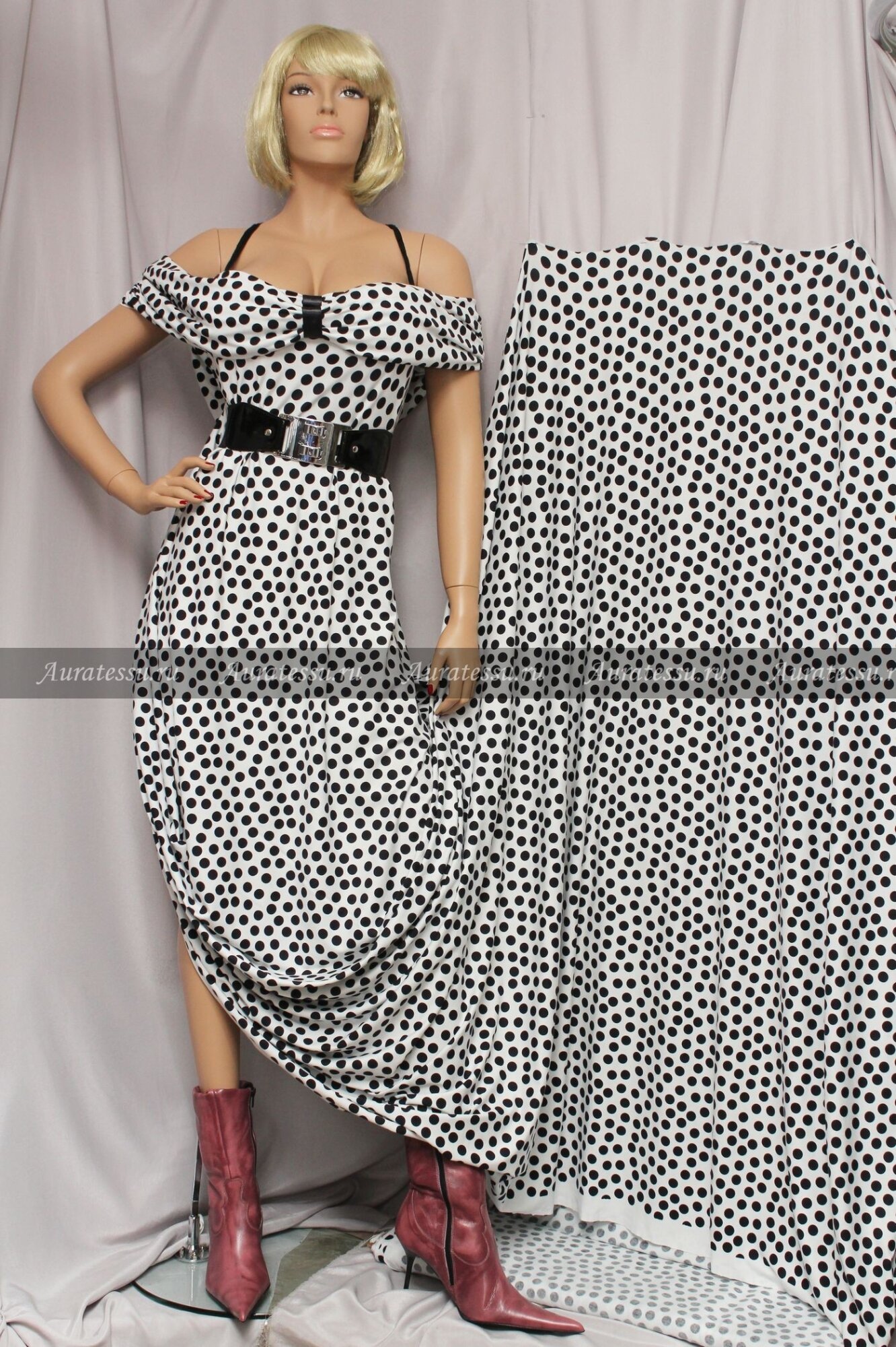 Ткань Трикотаж-стрейч сине-черный горох на белом, ш136см, 0,5 м