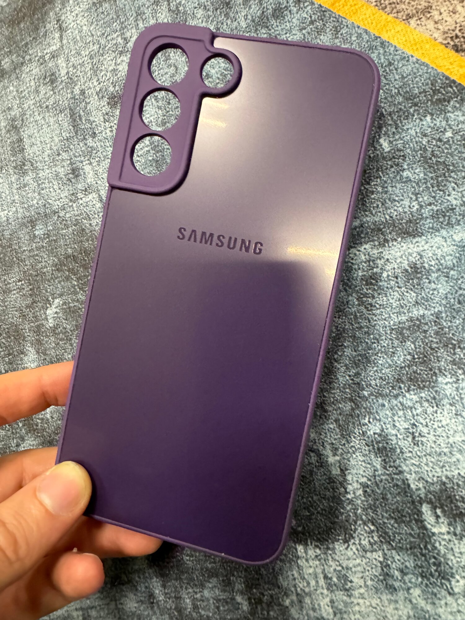 Чехол панель накладка бампер MyPads Log на Samsung Galaxy S23 (SM-S911B) пластиковая крышка c защитой камеры и логотипом матовый фиолетовый MyPads