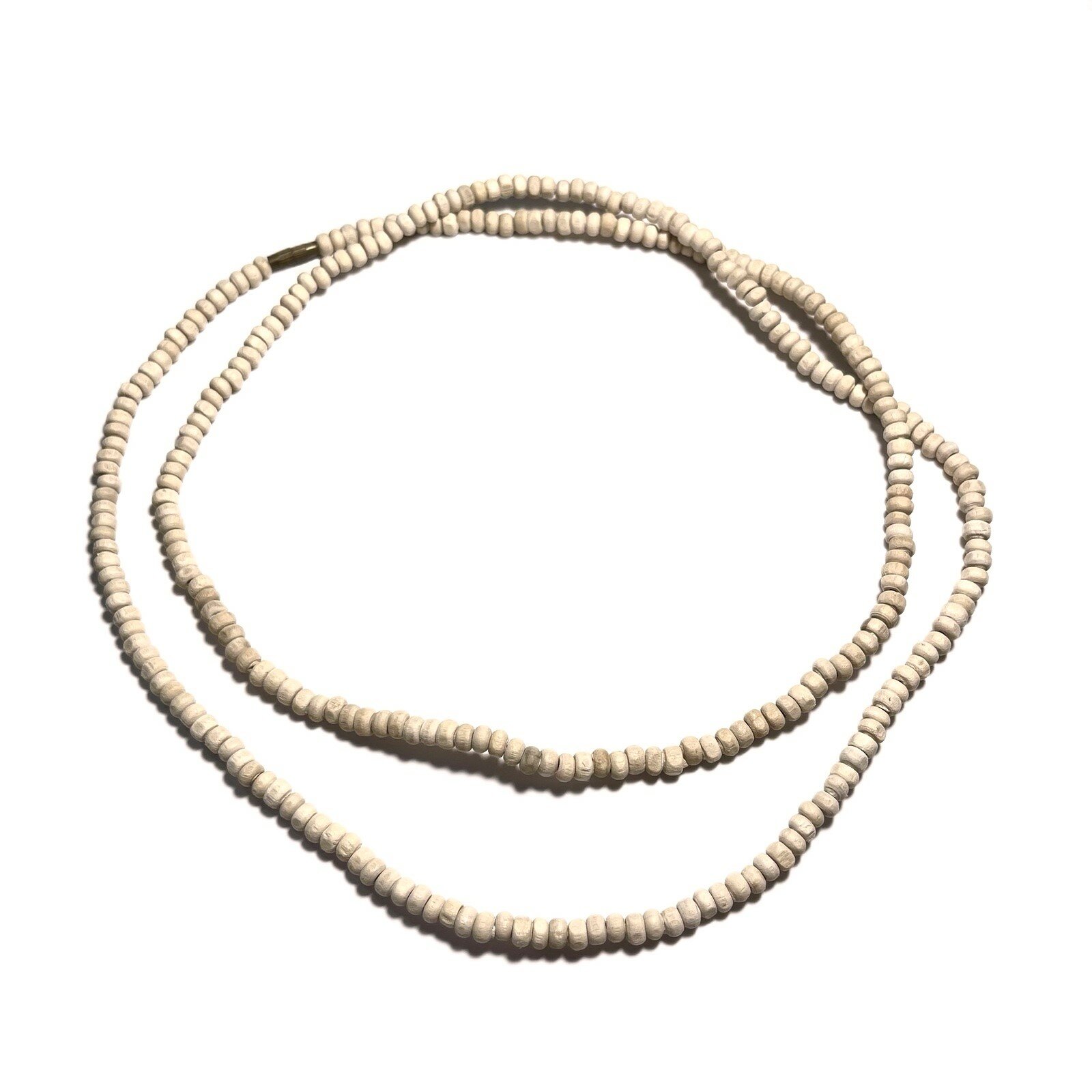 Кантхималы двухрядные из дерева туласи с плоскими бусинами (длина нити 85-88 см.), 1 шт.