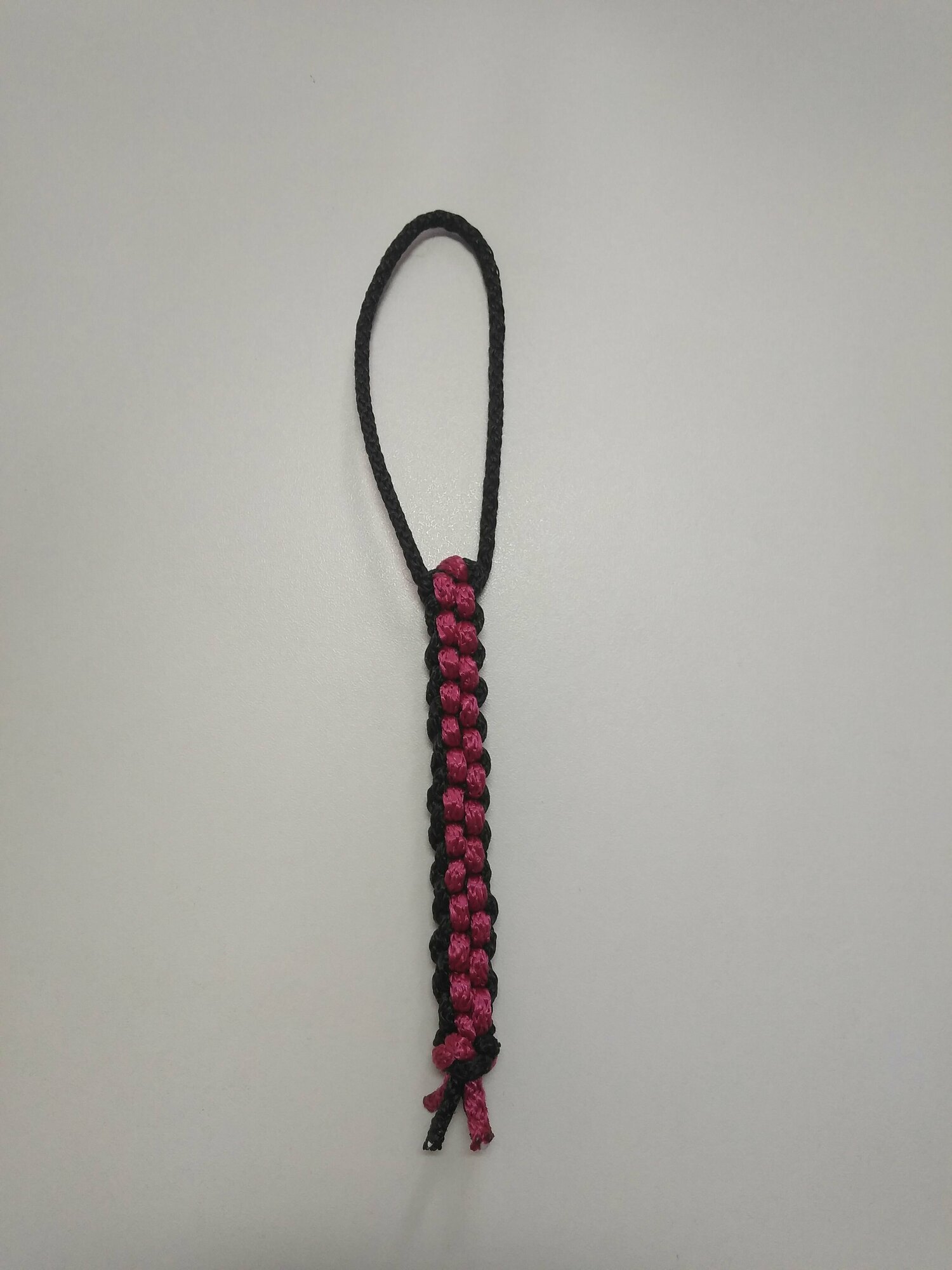 Темляк Pine Art "Square Stitch", для ножей, черный/сиреневый