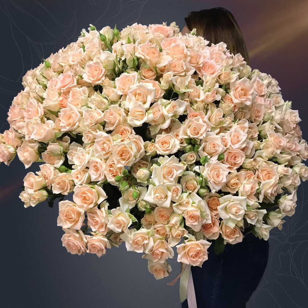 Огромный классический букет из 101 кремовой кустовой розы от 2name Flowers