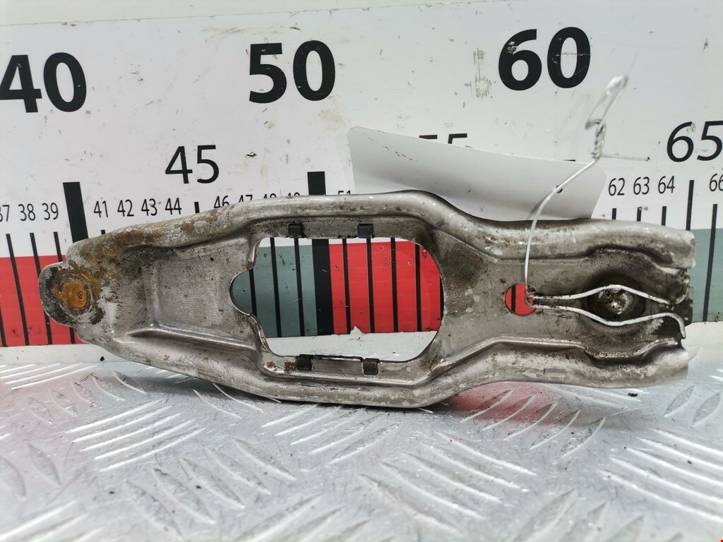 Вилка сцепления Volkswagen Golf 4 02J141703C арт. 2074404