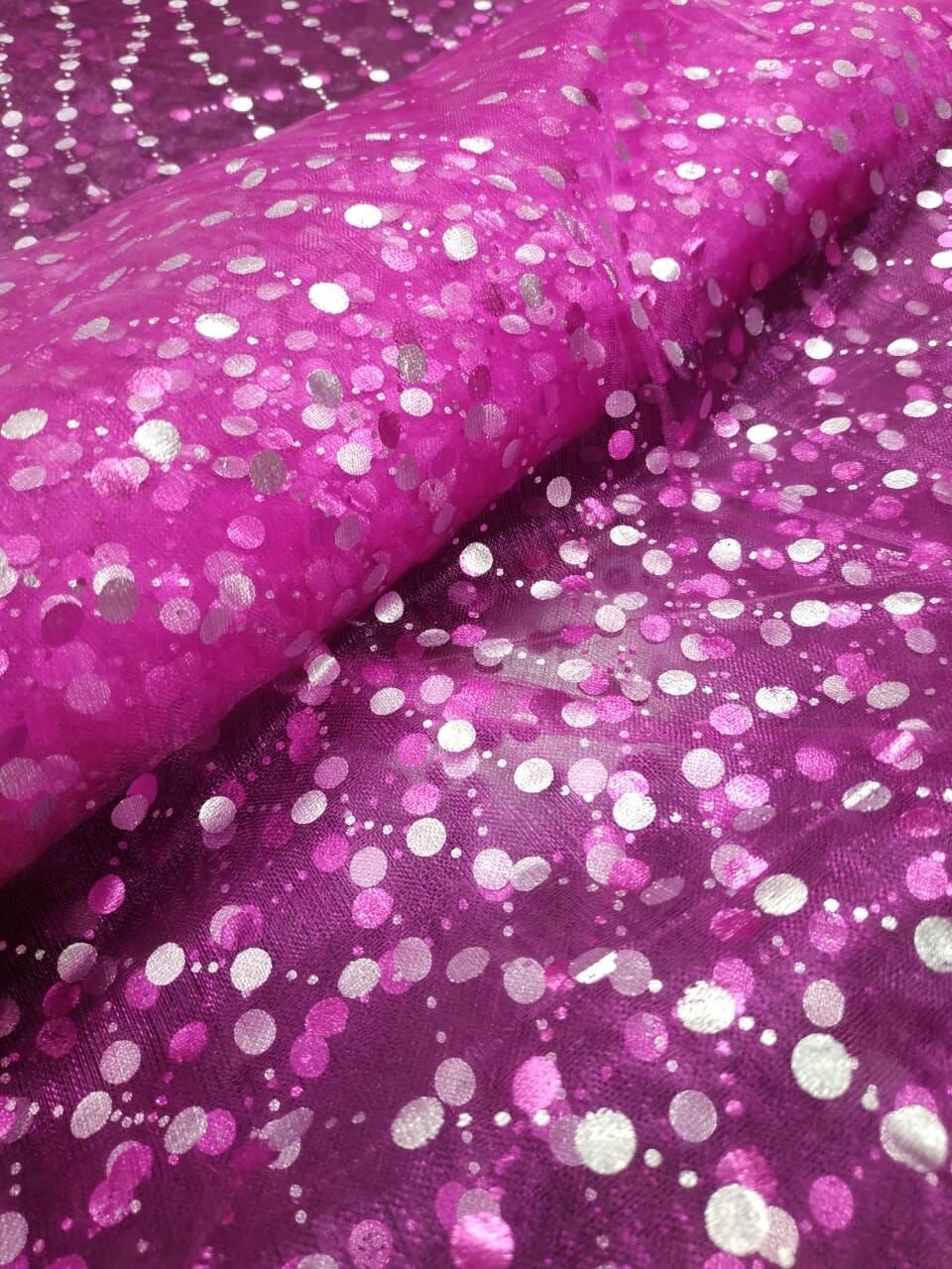 Ткань для шитья и рукоделия, органза с рисунком фуксия, отрез ткани 2м, ширина 150 см.