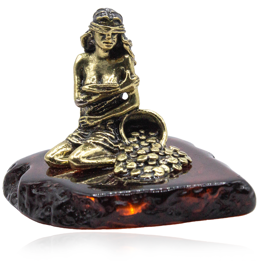 Фигурка сувенир богиня Фортуна на янтарной подставке