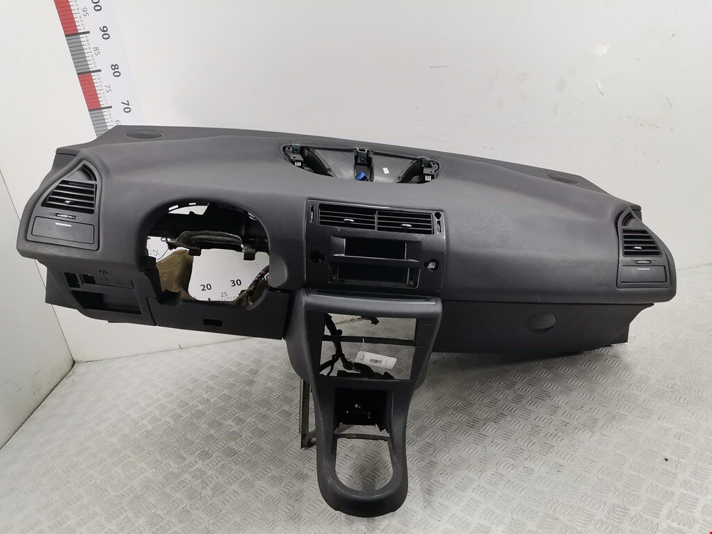 Торпедо (парприз панель приборов панель передняя) Citroen C4 1 8211NQ арт. 1826849