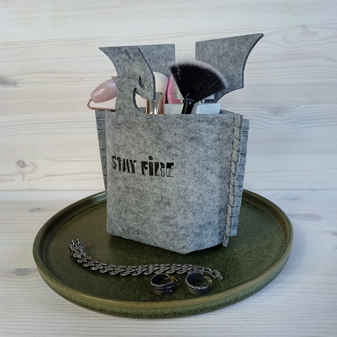Фетровый органайзер для хранения, кашпо, дракон "STAY FIRE". цвет - бетон, цемент, серый /фетр 4мм
