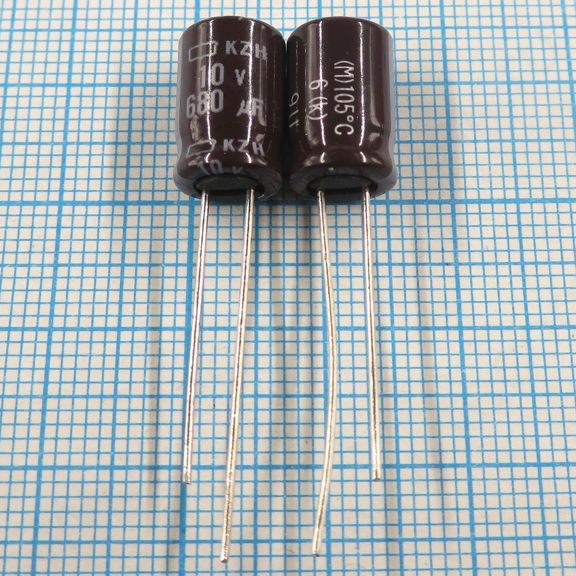680uF 10v 10v680uF 8x12 KZH - Электролитический конденсатор