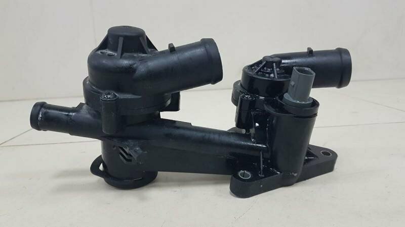 Корпус термостата Volkswagen Jetta 5K 2011 кат.номер: 03C121026AC 03C121111T