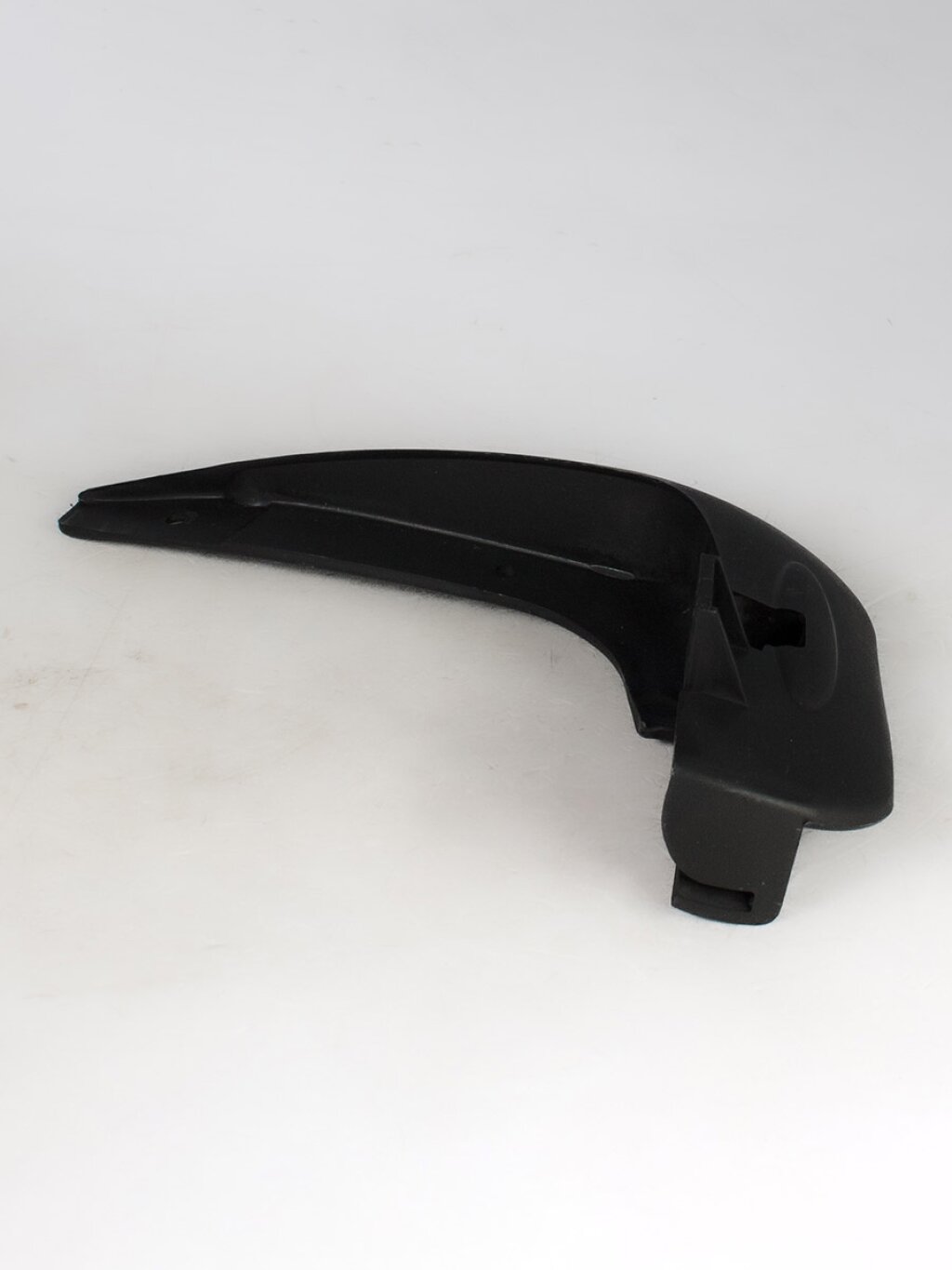 Брызговик передний правый General Motors 96562710 (арт. 96562710)