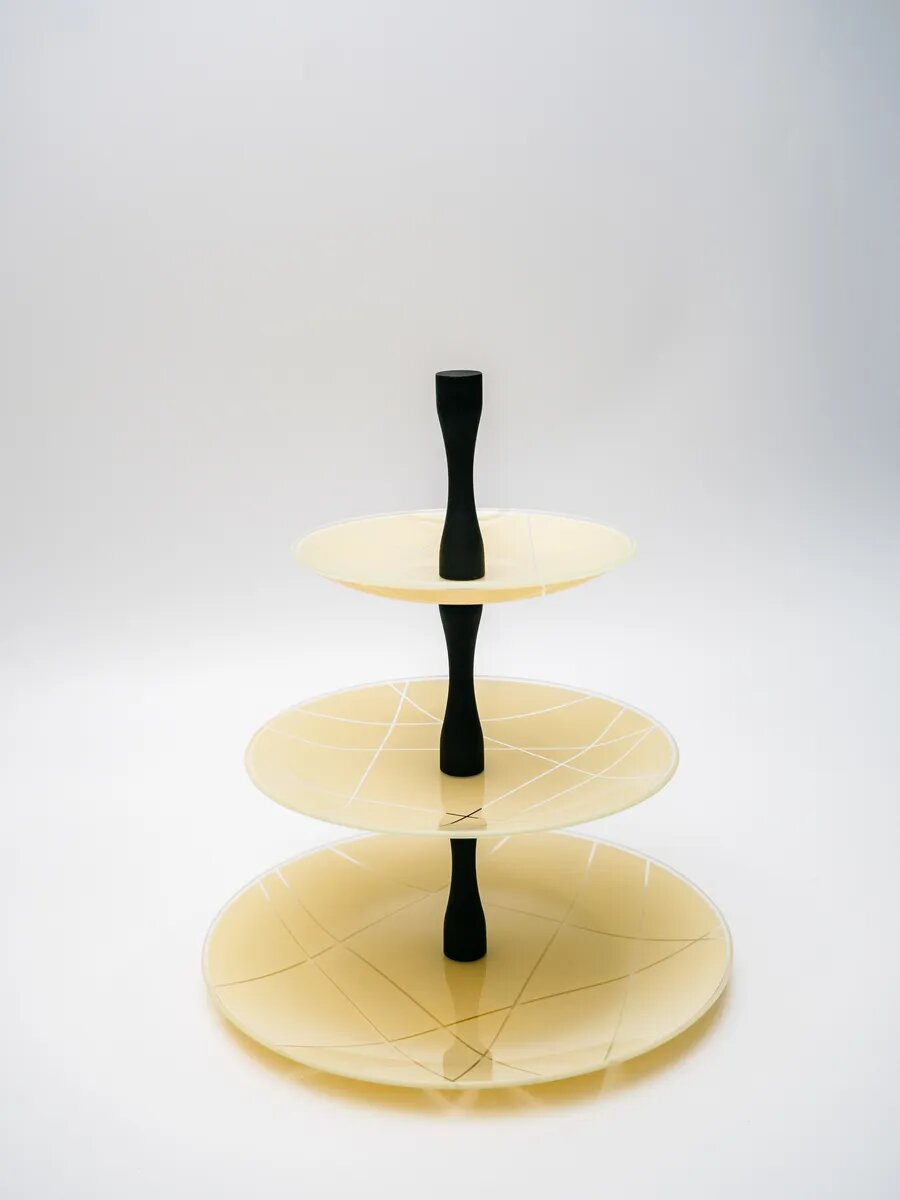 Фруктовница Home Glowe, деревянная ножка, 3 яруса, стекло, бежевая