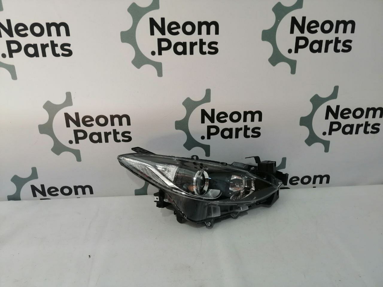 Фара правая галоген Mazda 3 BM 13-16