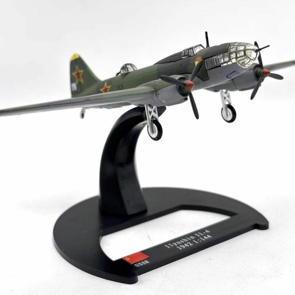 Советская модель бомбардировщика Ил-4, изготовленная из цинкового сплава, соотношение сторон 1:144