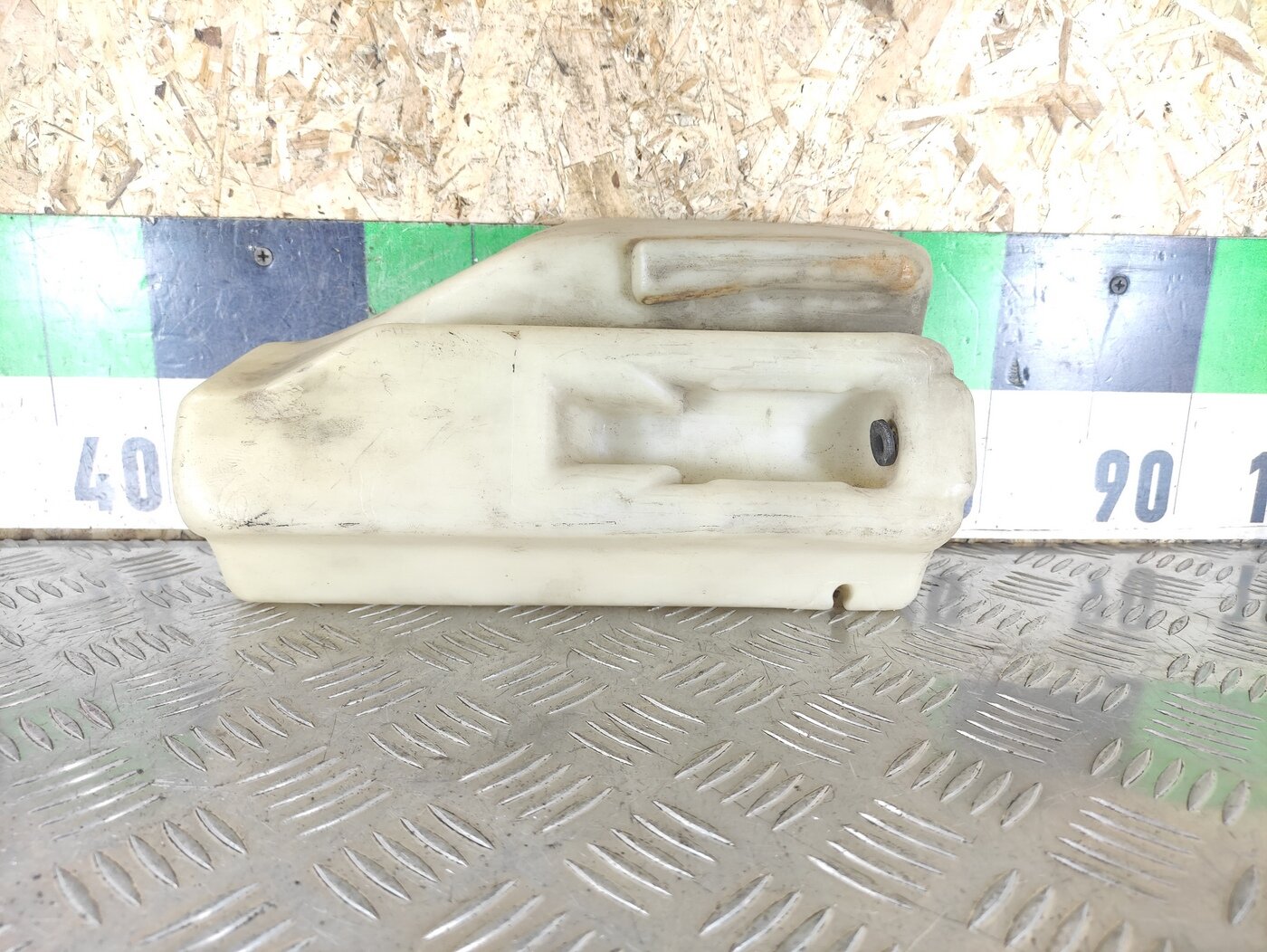 Бачок омывателя лобового стекла MERCEDES E w123 1238690720