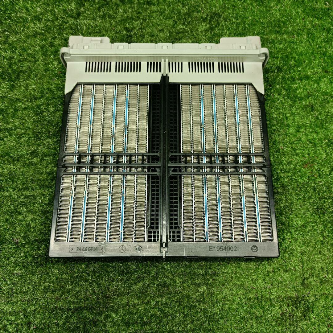 Электрический радиатор отопителя (тэн) Mercedes-Benz C W204 W204.008 2008 A2048300461