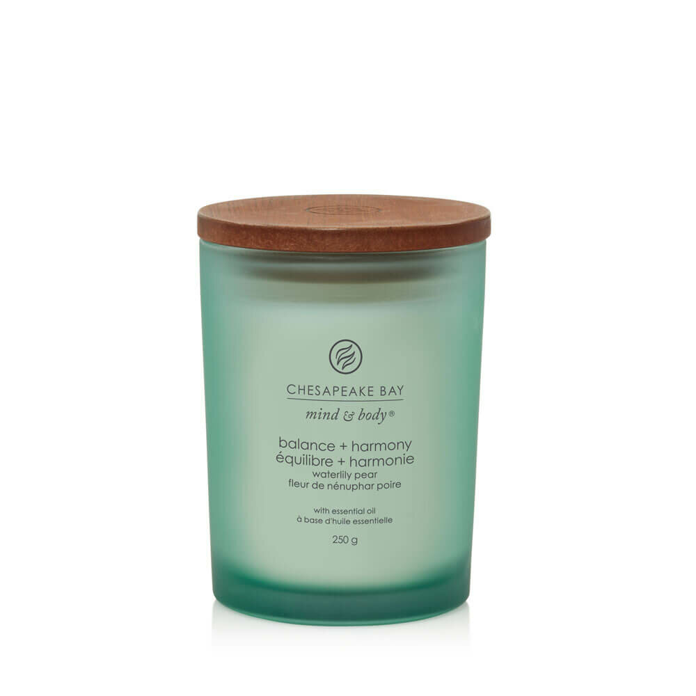 Chesapeake Bay Candle / Свеча средняя Баланс и гармония (водяная лилия и груша) 250 гр.