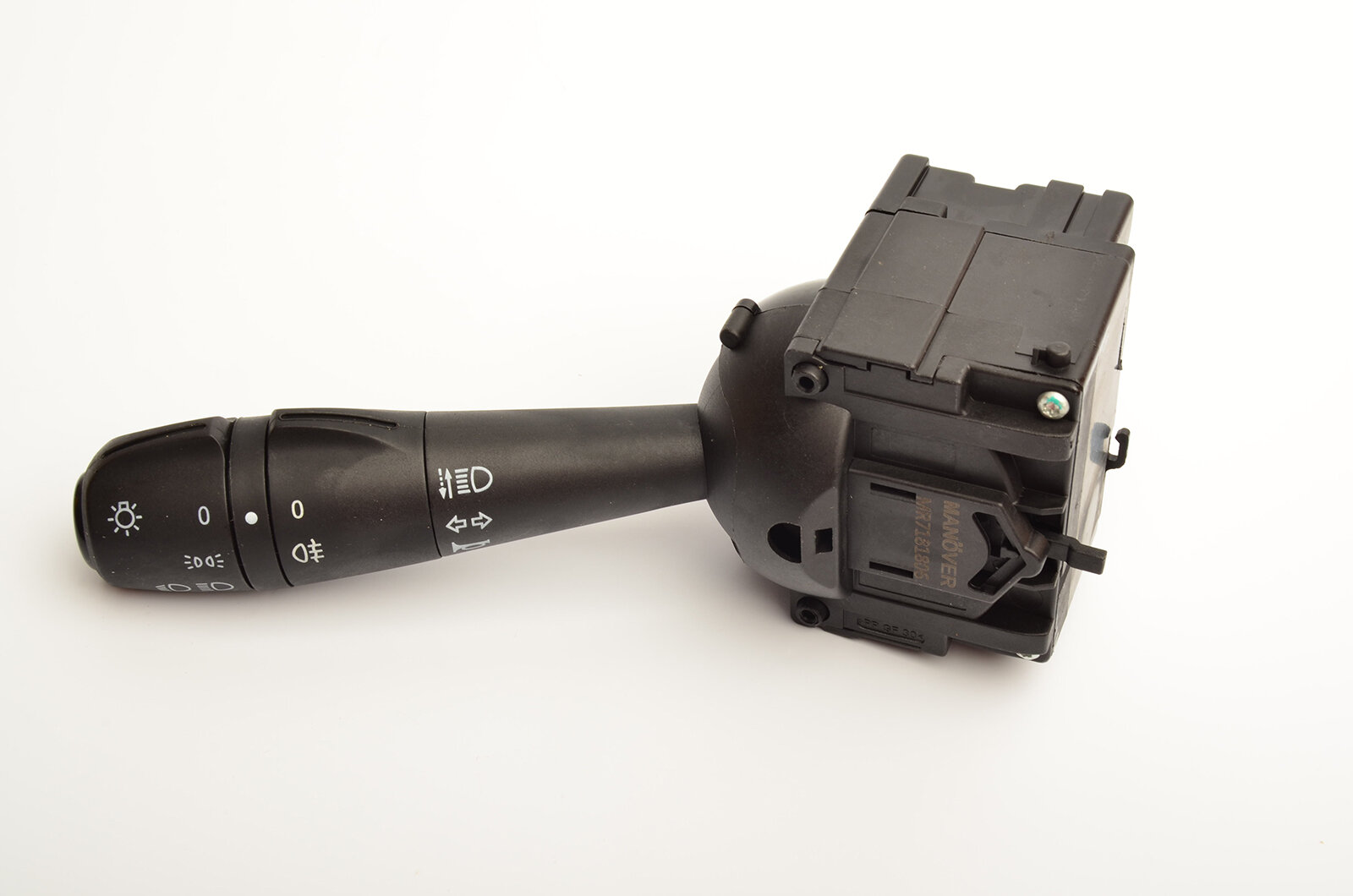 Переключатель подрулевой поворота и света Renault Logan II, Sandero II, Duster без ПТФ MR7181806 MANOVER