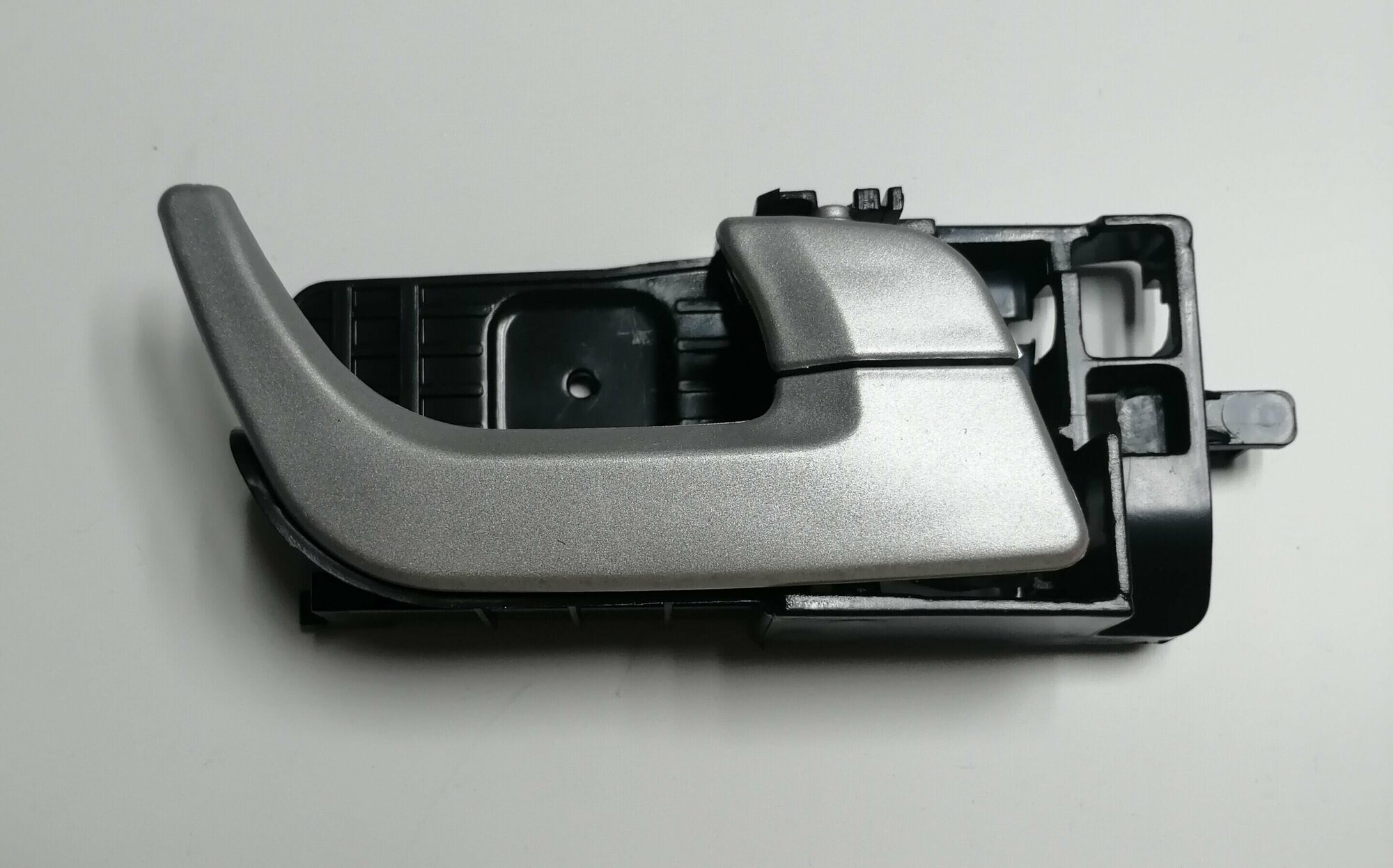 Ручка двери внутренняя правая Geely Emgrand EC7 [1.8 16V 5MT седан] 1068002076