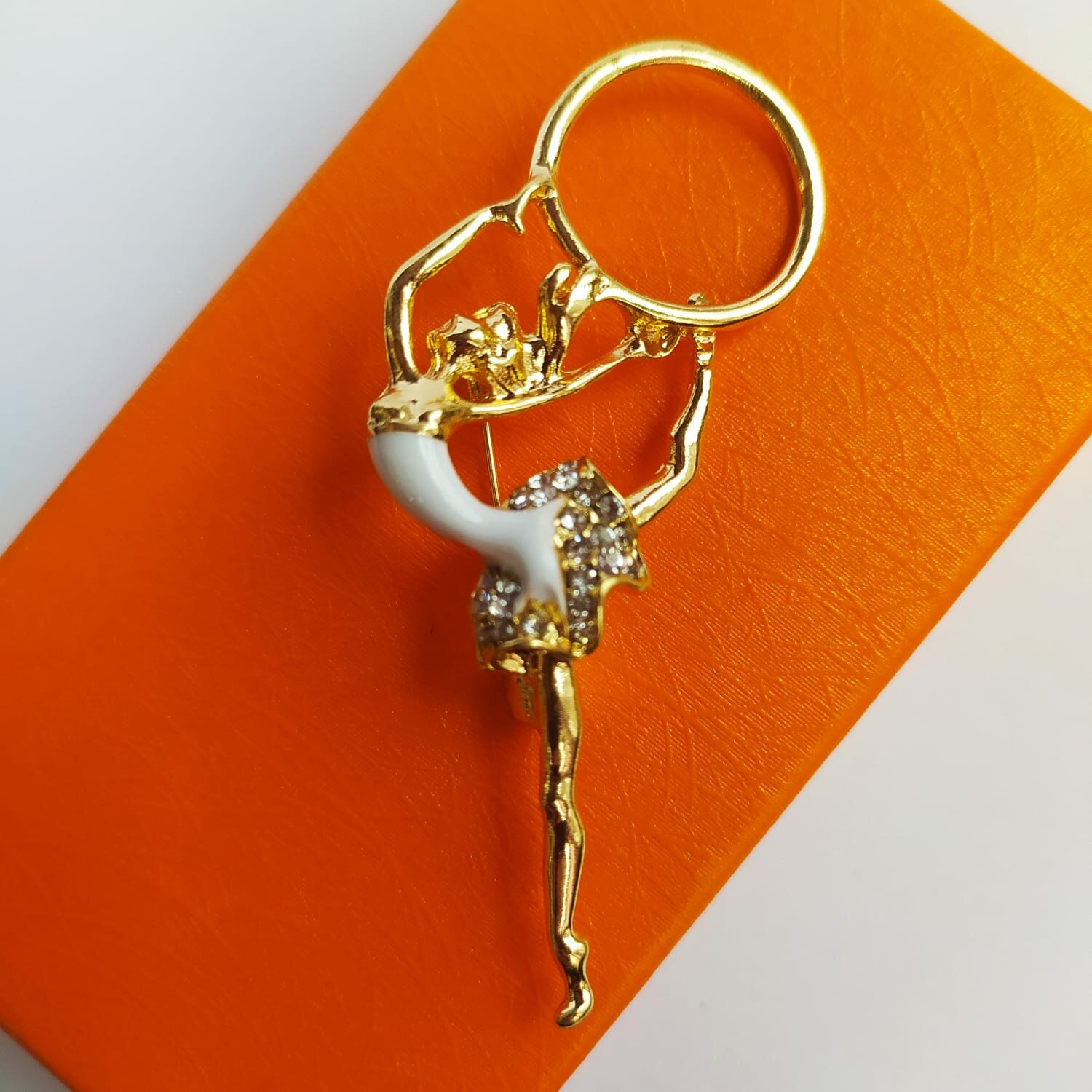 Брошь, эмаль, стразы